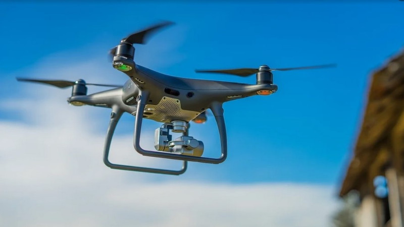 Drony to przyszłość rynku usług transportowych | elektrotechnik AUTOMATYK