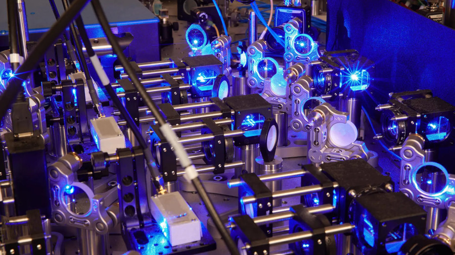 Pierwszy komputer kwantowy przekroczył kamień milowy | elektrotechnik ...